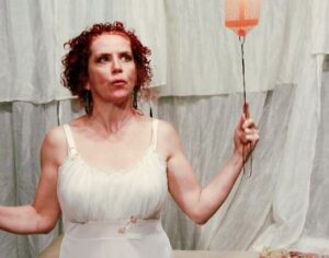 Meet Jerry Stiller's Daughter Amy Stiller (Bio, Wiki)