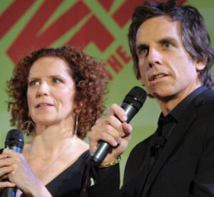 Meet Jerry Stiller's Daughter Amy Stiller (Bio, Wiki)